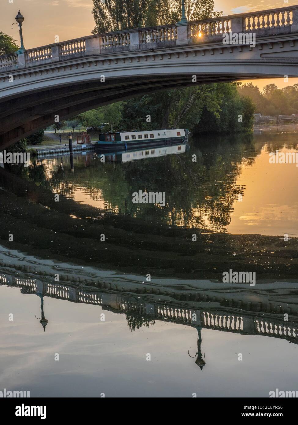 Golden Glow, Sunrise, Reading Bridge, River Thames, Reading, Berkshire ...