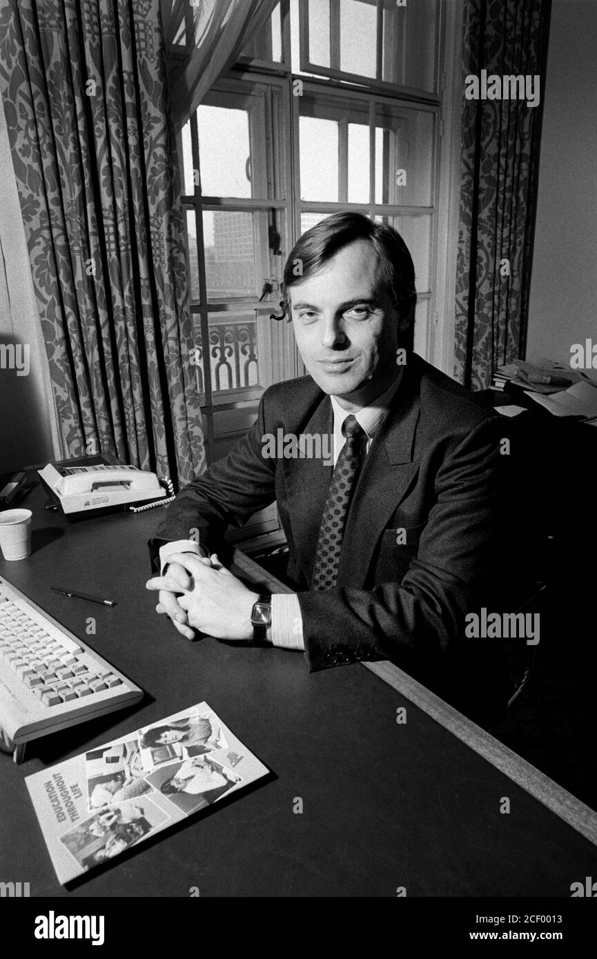 Norman shaw building hi-res stock photography and images - Alamy