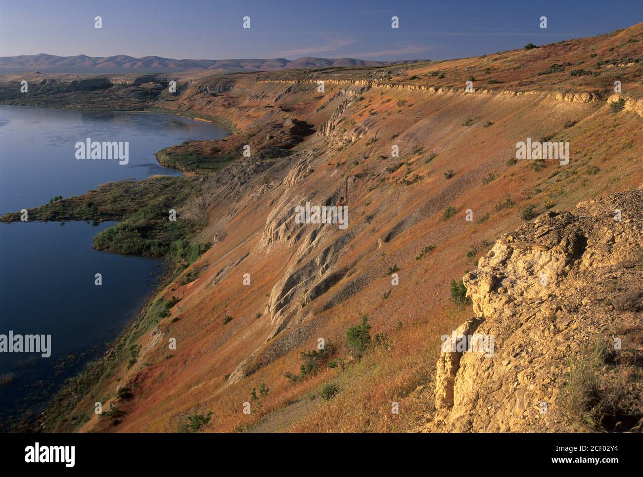White Bluffs with Columbia River, Hanford Reach National Monument ...
