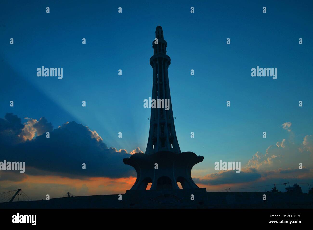 Minar e pakistan in lahore city hi-res stock photography and images - Alamy