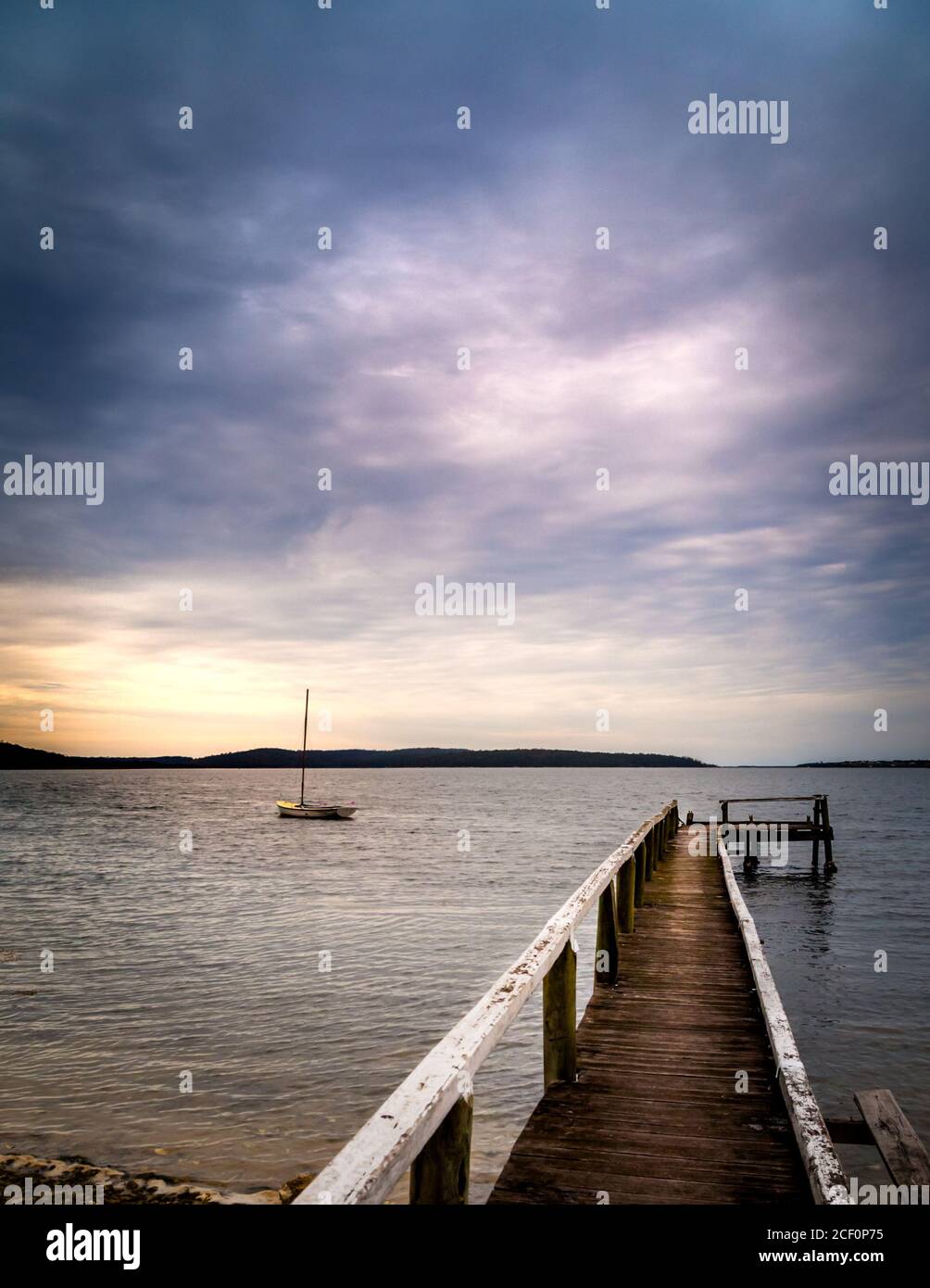 Jetty out into the water hi-res stock photography and images - Alamy