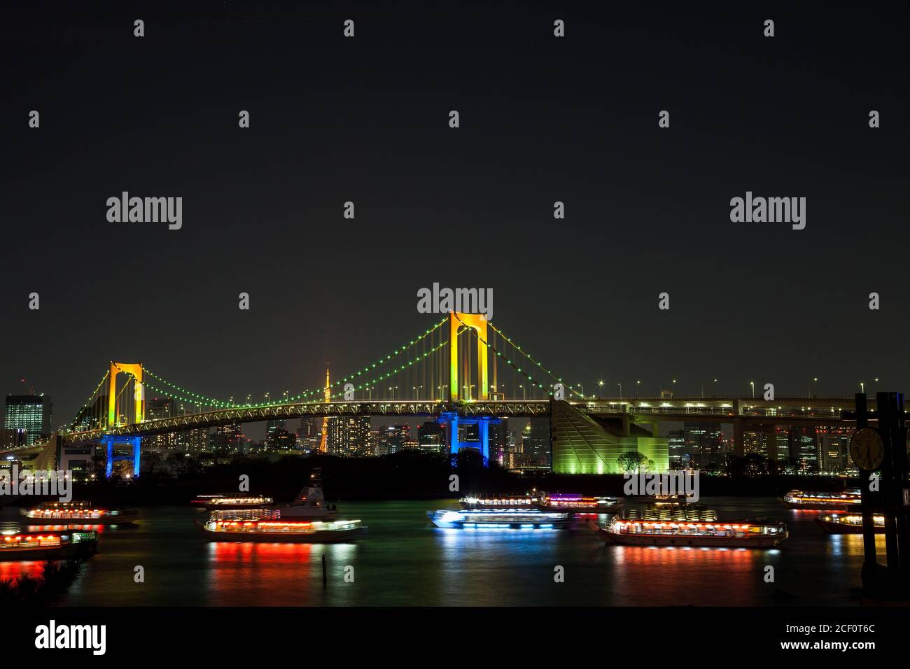 Tokyo, Japan - December 16, 2017 : Cityscape of Tokyo Night view ...
