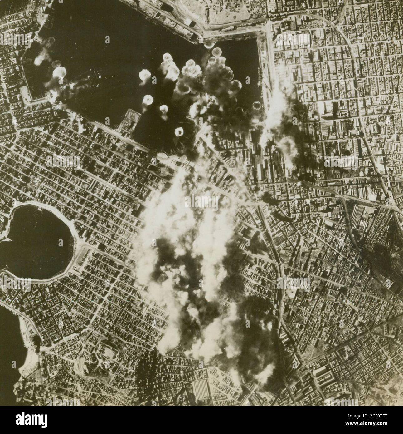 World war ii american soldiers bomb hi-res stock photography and images ...