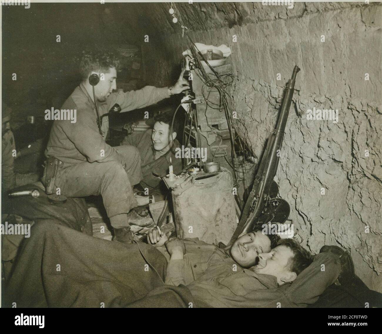 Ww2 Entertainment High Resolution Stock Photography and Images - Alamy