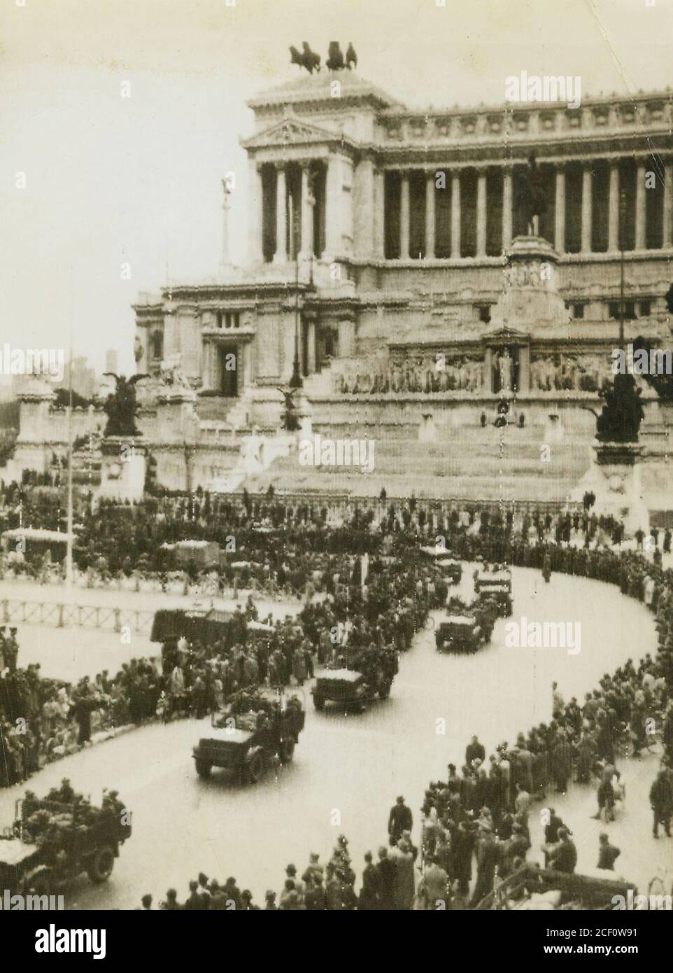 American soldiers in rome ww2 hi-res stock photography and images - Alamy