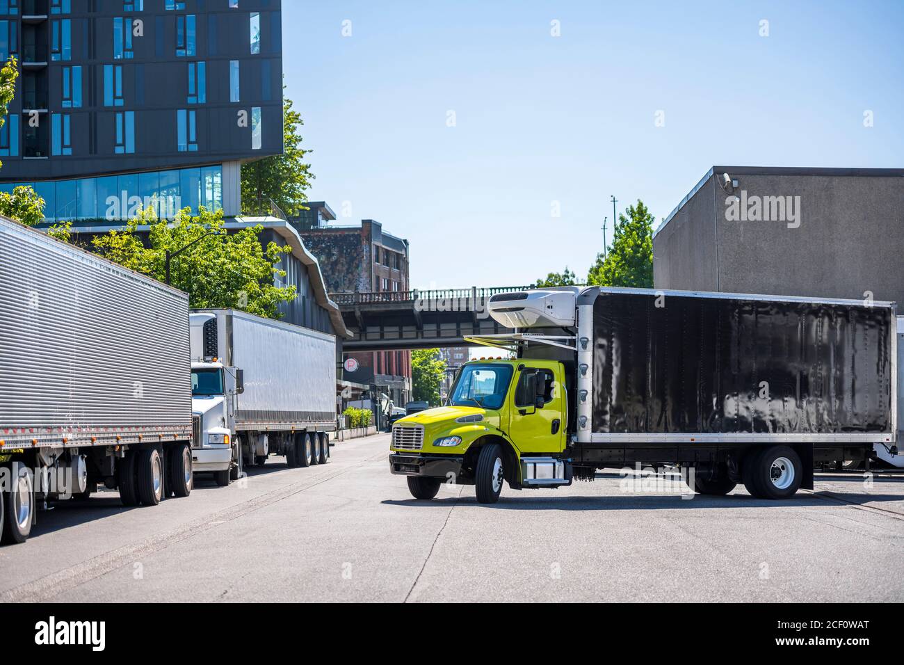 Medium duty professional freight powerful rigs industrial diesel semi ...