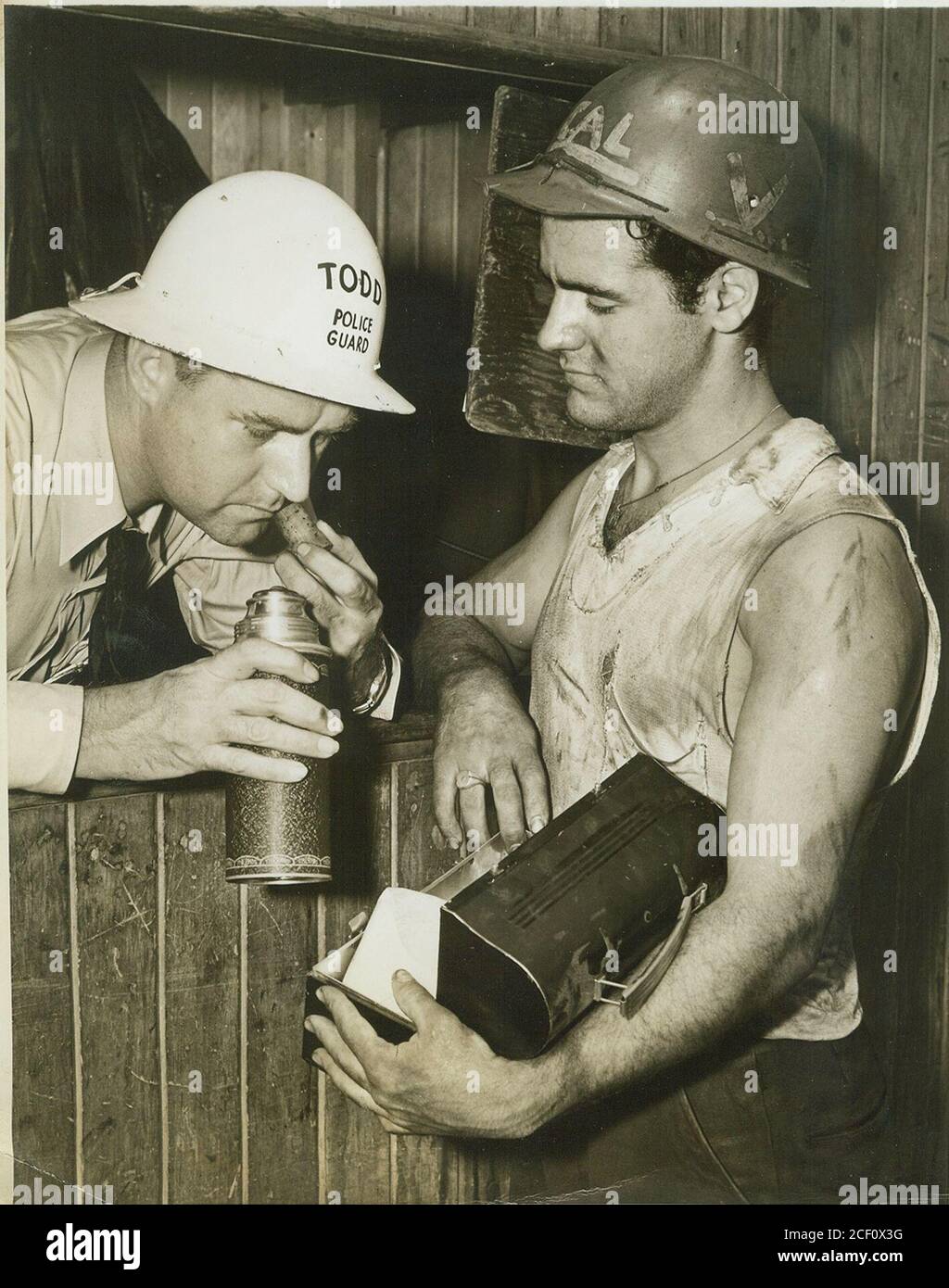 We keep the army flying hi-res stock photography and images - Alamy