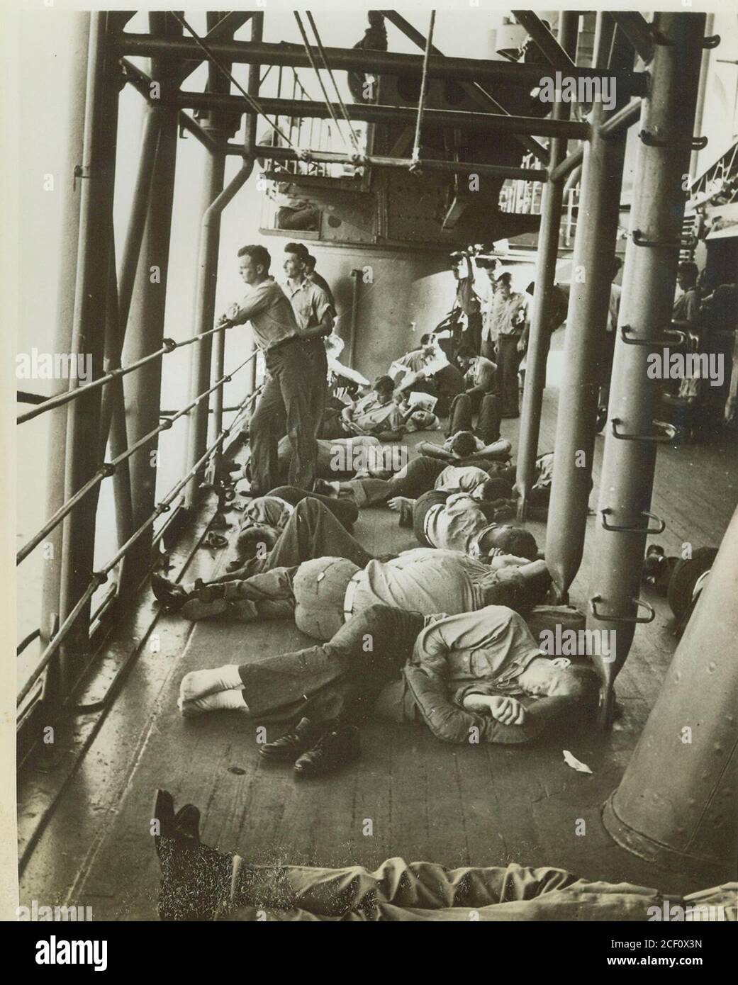 World war ii american sailors hi-res stock photography and images - Alamy