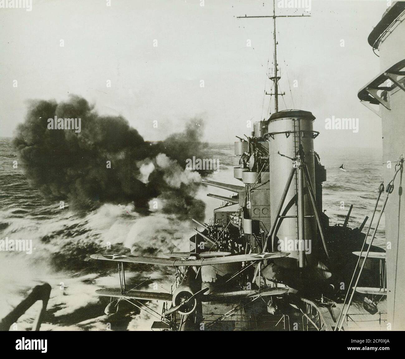 World war 2 cruiser hi-res stock photography and images - Alamy
