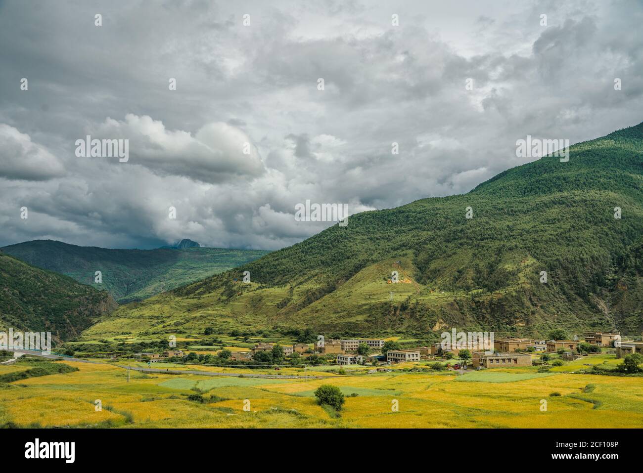 Samll village hi-res stock photography and images - Alamy