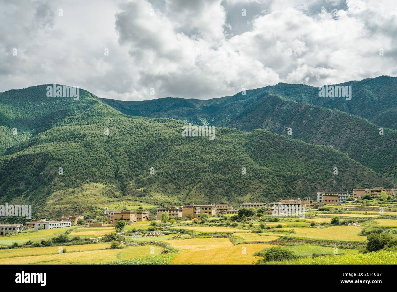 Samll village hi-res stock photography and images - Alamy