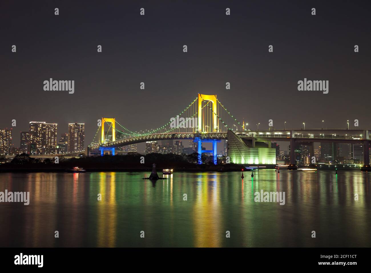 Tokyo, Japan - December 16, 2017 : Cityscape of Tokyo Night view ...