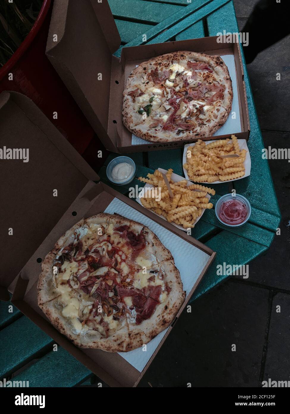Take away pizza hi-res stock photography and images - Alamy
