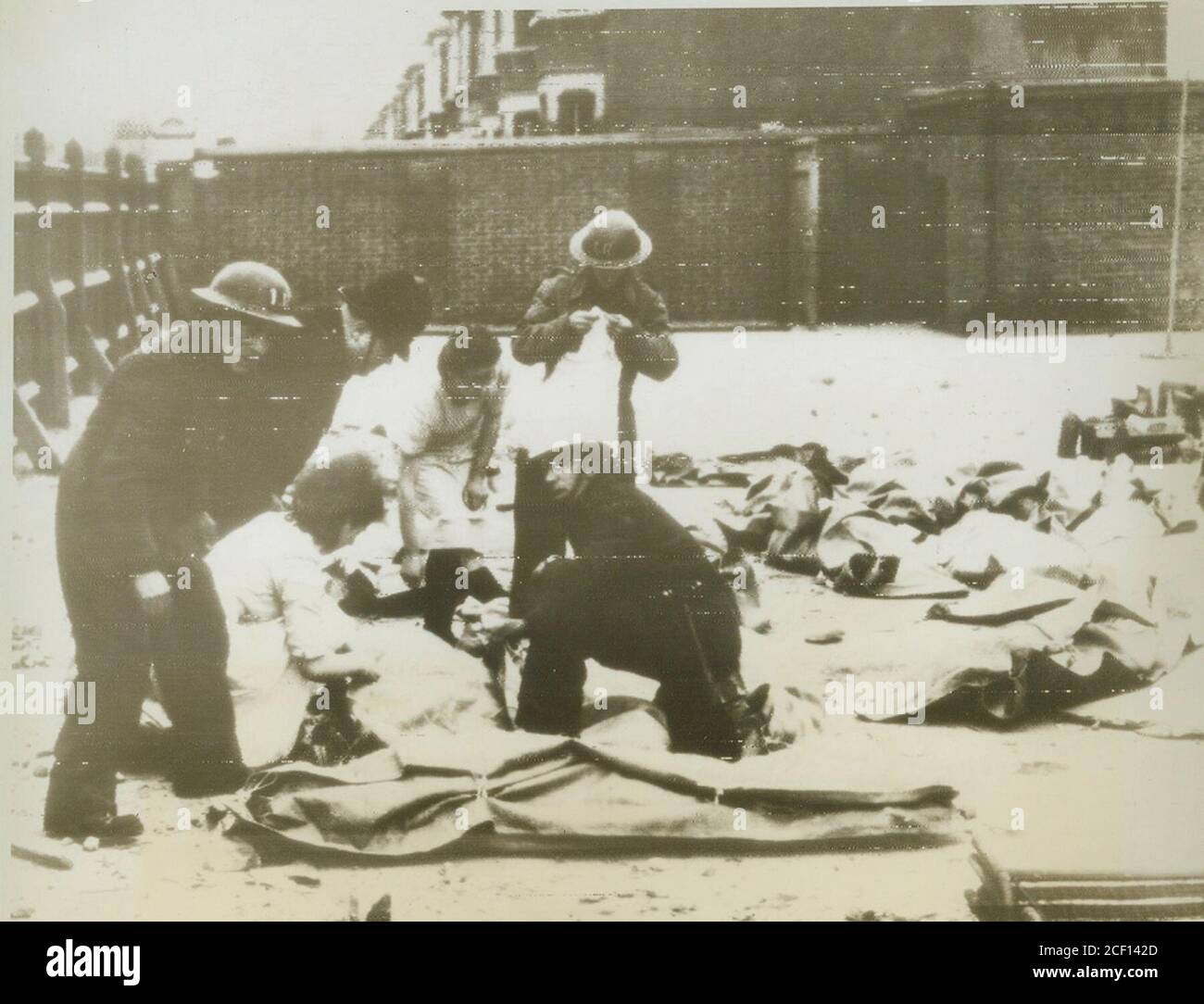Ww2 london aid hi-res stock photography and images - Alamy