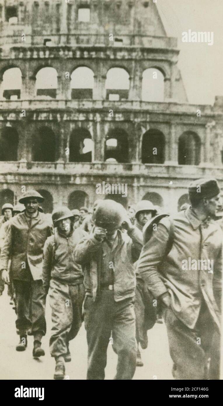 American soldiers in rome ww2 hi-res stock photography and images - Alamy