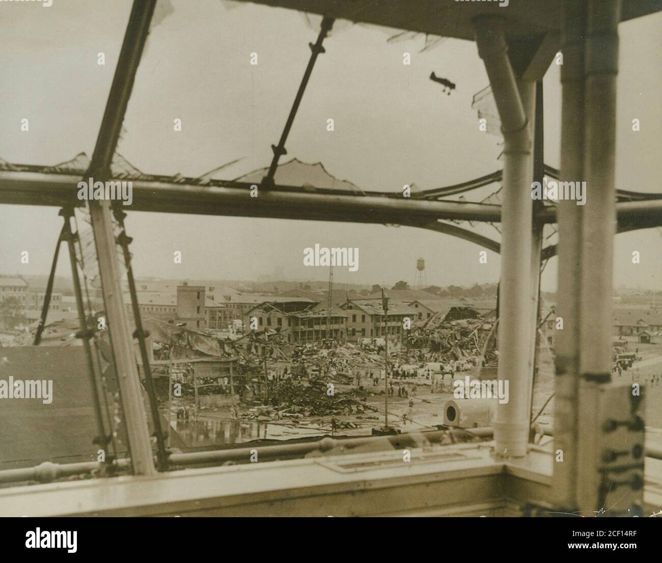 Blast damage hi-res stock photography and images - Alamy