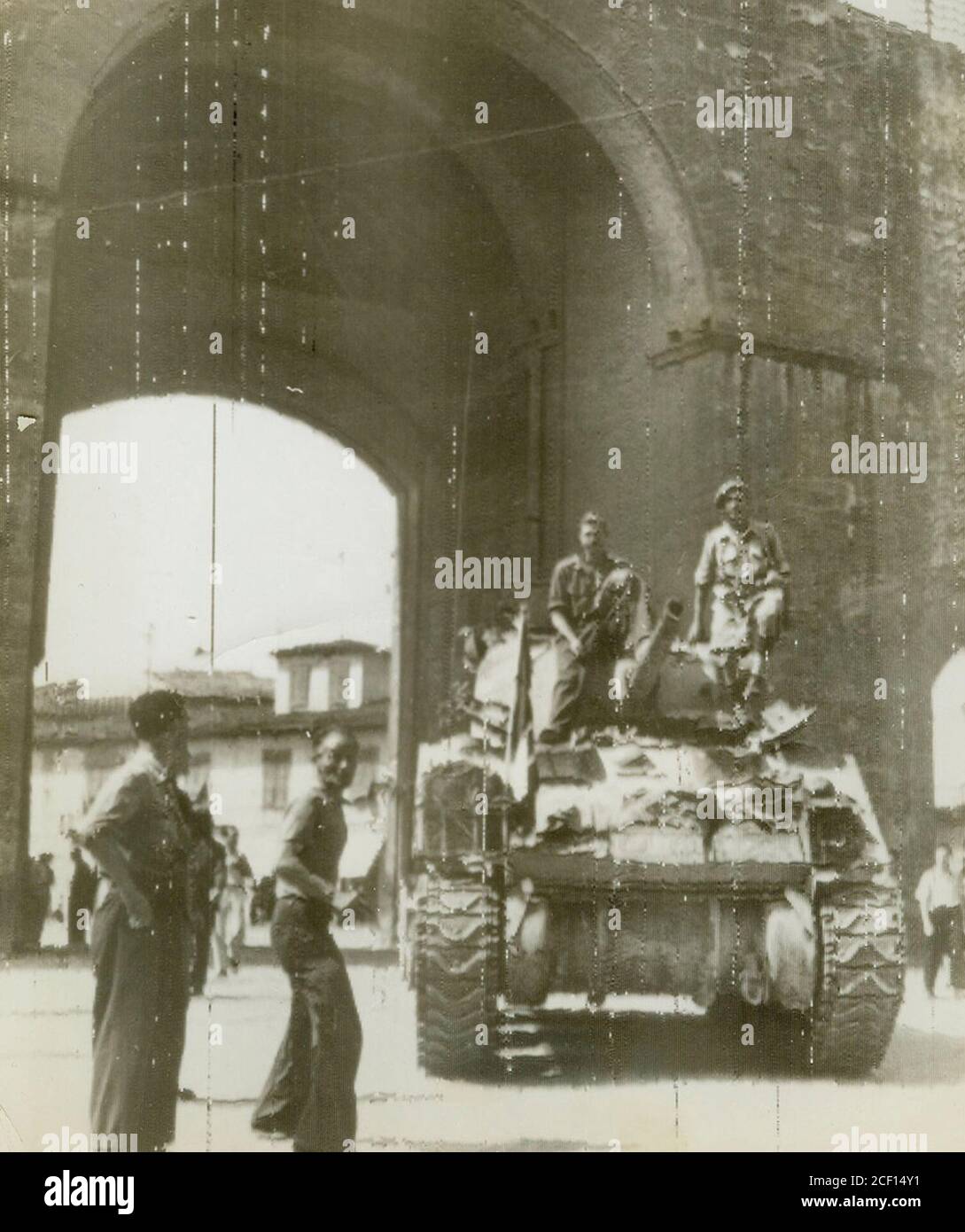 Ww2 british soldiers tank hi-res stock photography and images - Alamy