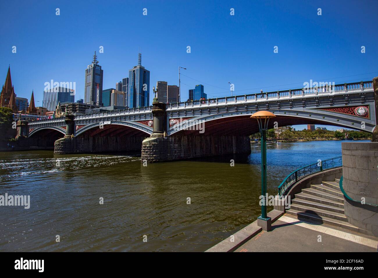 The Princes Bridge is a bridge that spans the Yarra River in central ...