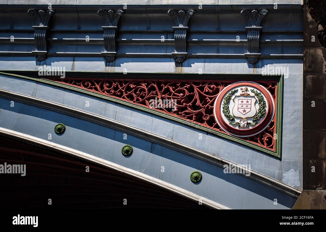 The Princes Bridge is a bridge that spans the Yarra River in central ...