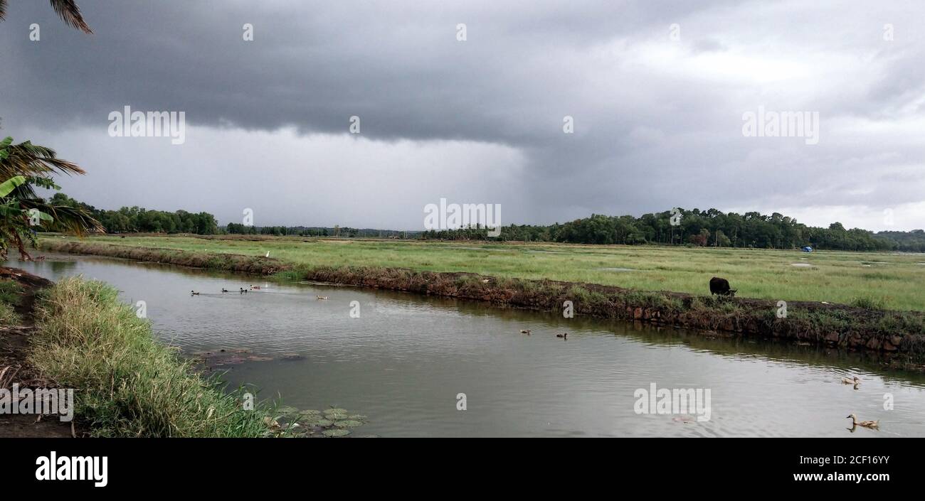 Clam sky hi-res stock photography and images - Alamy