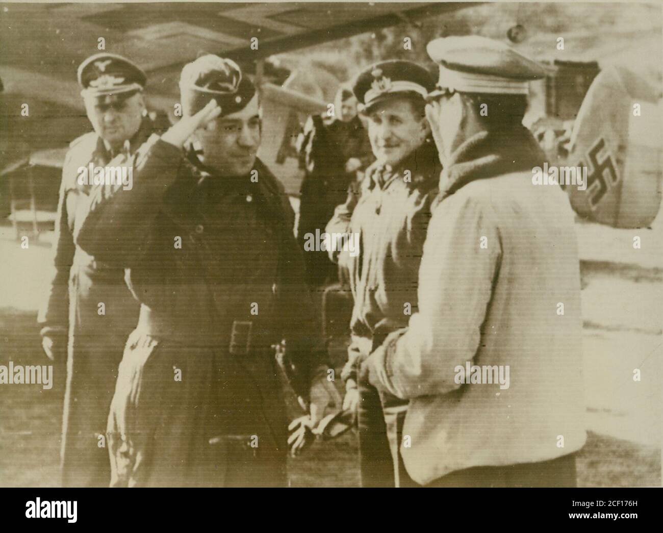 German airborne in world war two hi-res stock photography and images ...