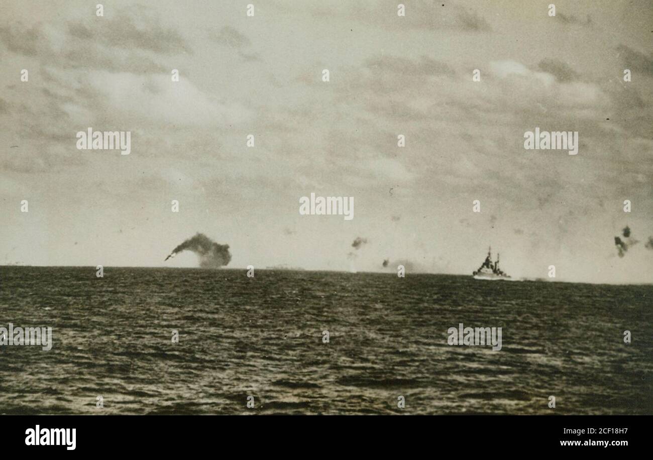 Italian bomber wwii hi-res stock photography and images - Alamy