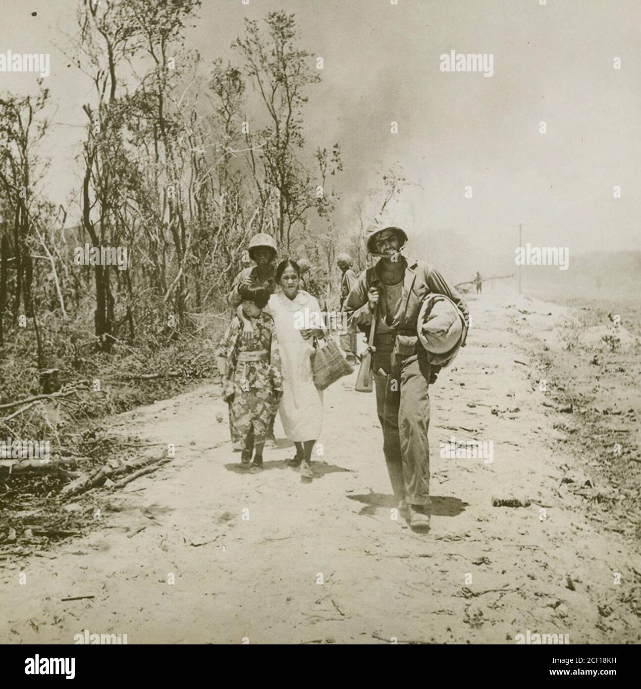 Black soldiers wwii white civilians hi-res stock photography and images ...