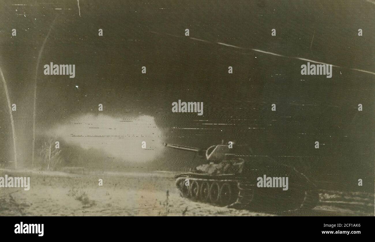 World war ii american soldiers tanks hi-res stock photography and ...