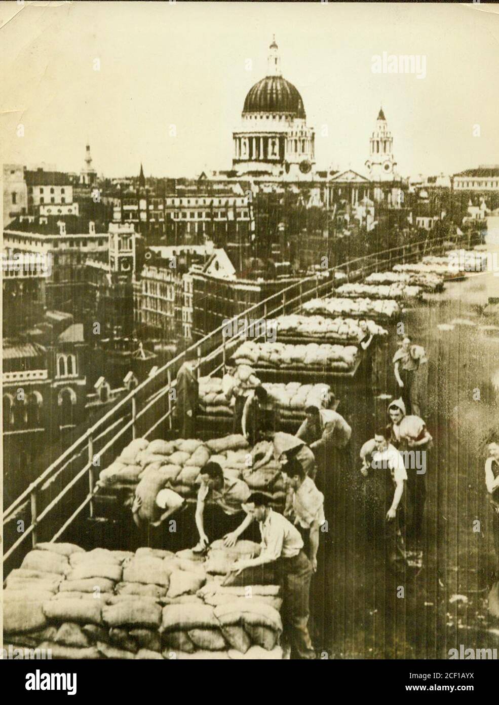 World war 1 air raids london hi-res stock photography and images - Alamy