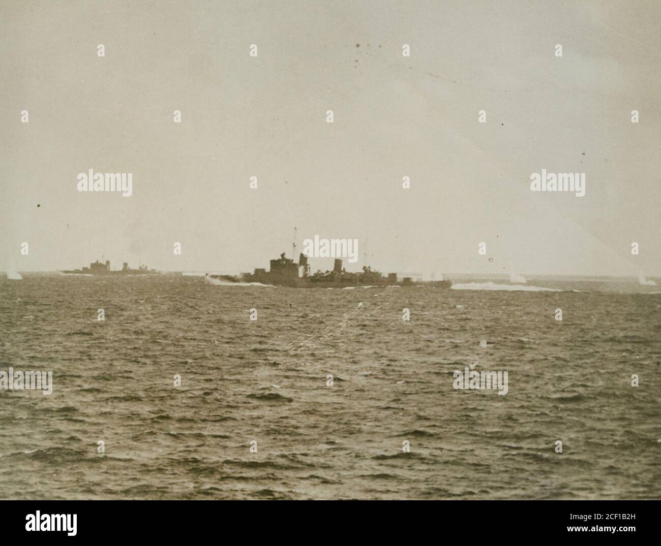 Ww2 battle ships hi-res stock photography and images - Alamy