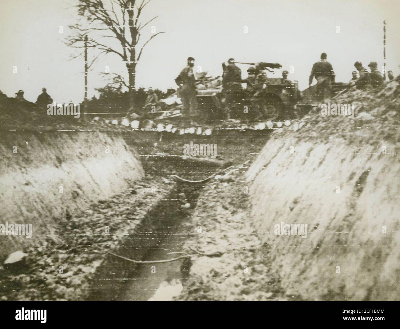 'tank trap' hi-res stock photography and images - Alamy