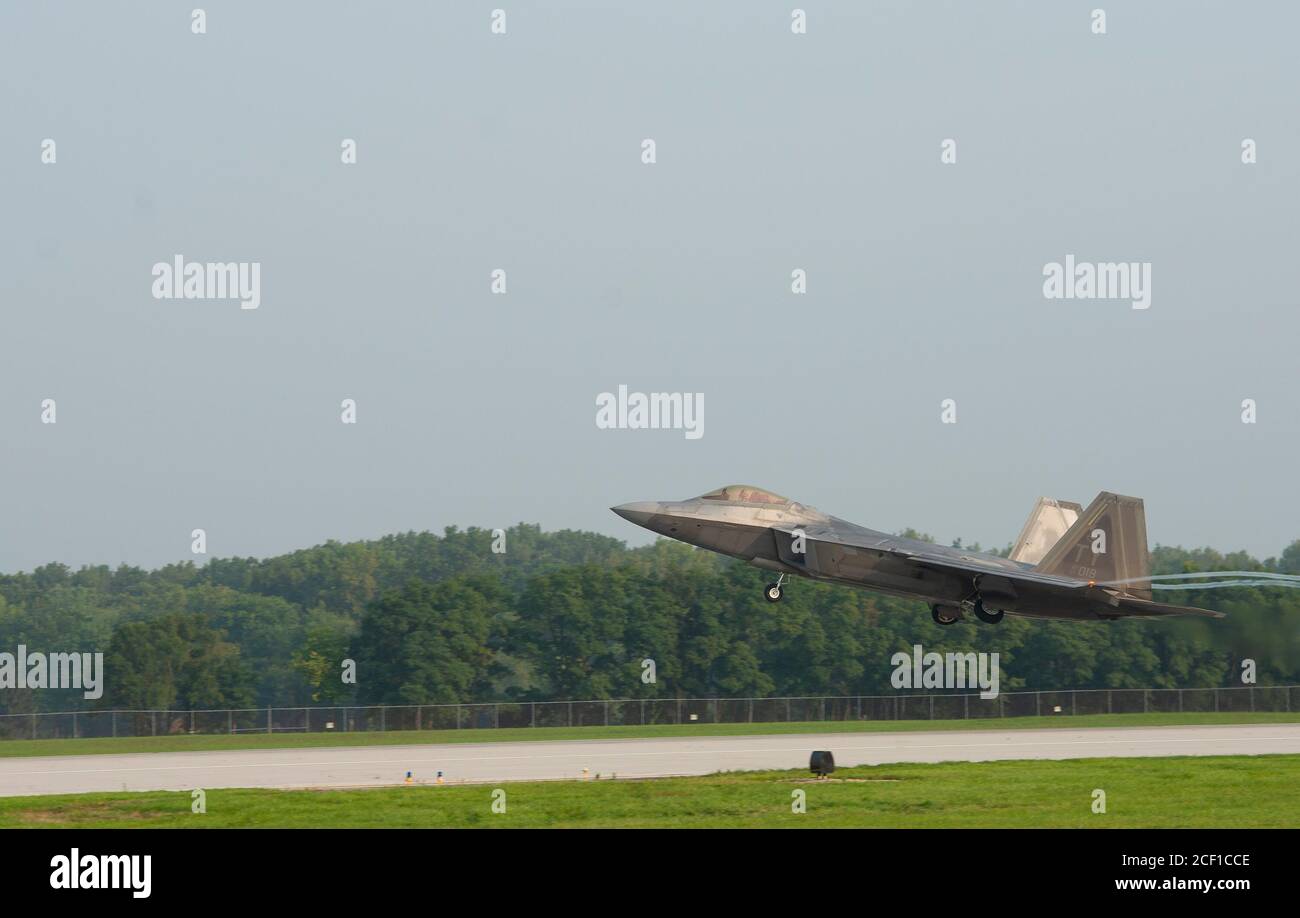 325th fw hi-res stock photography and images - Alamy