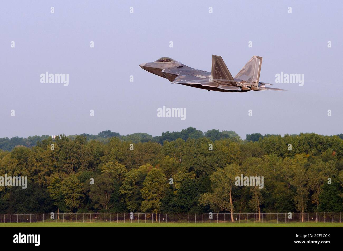 325th fw hi-res stock photography and images - Alamy