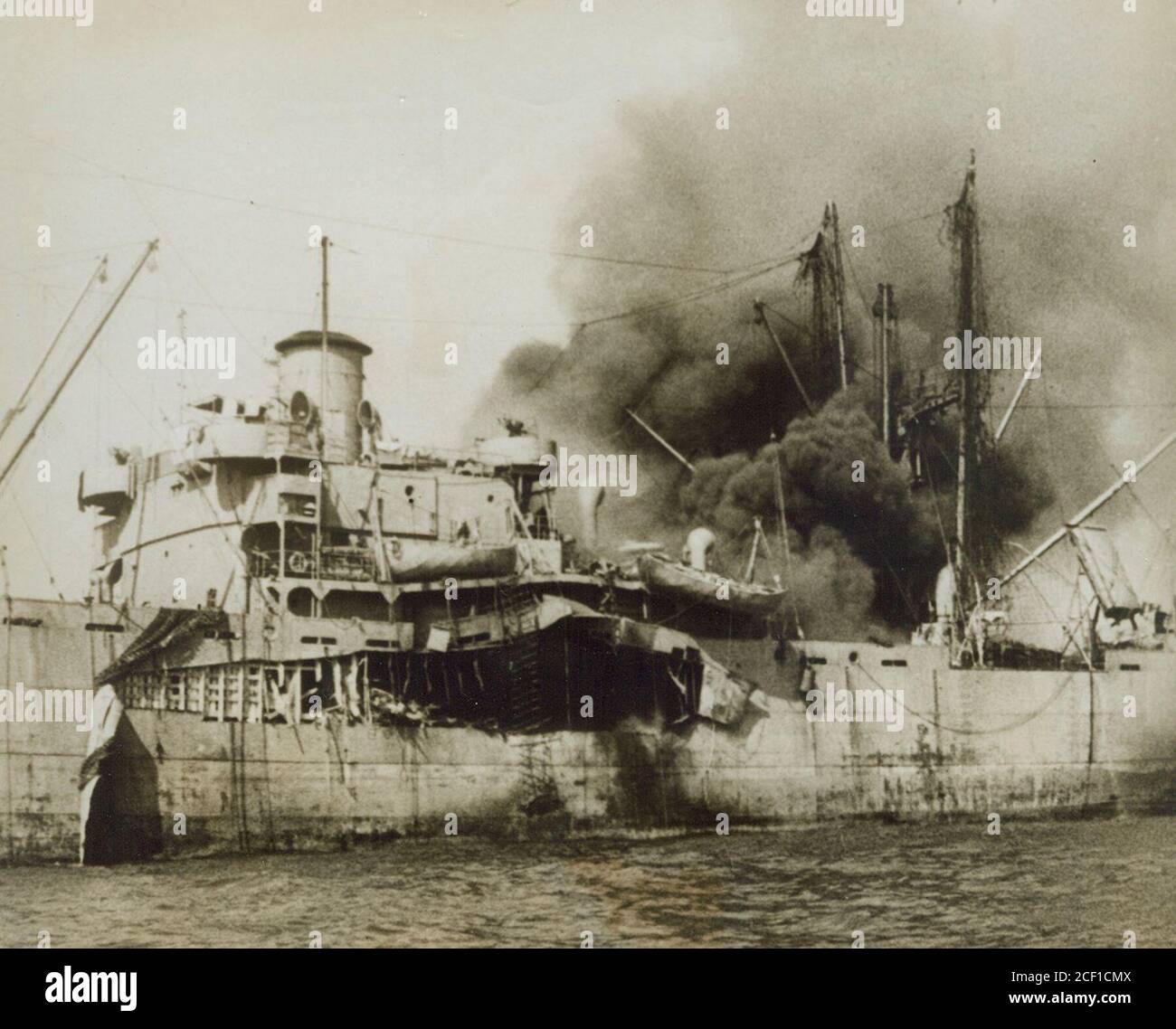 World war ii american soldiers bomb hi-res stock photography and images ...