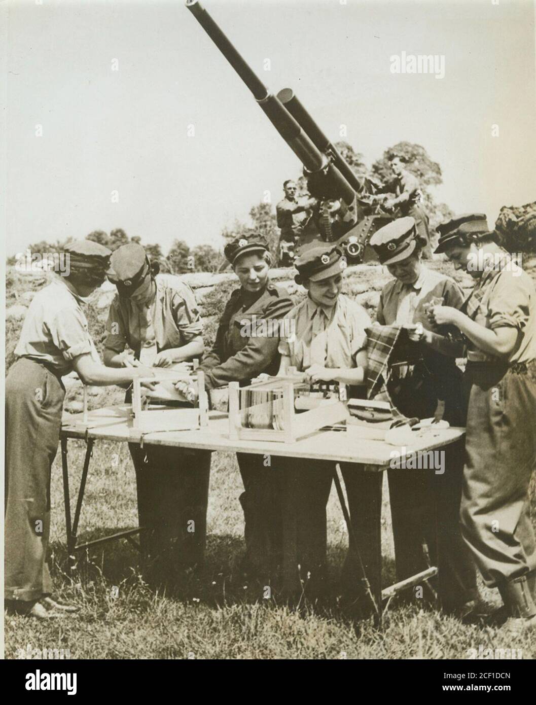 Airborne gunners hi-res stock photography and images - Alamy