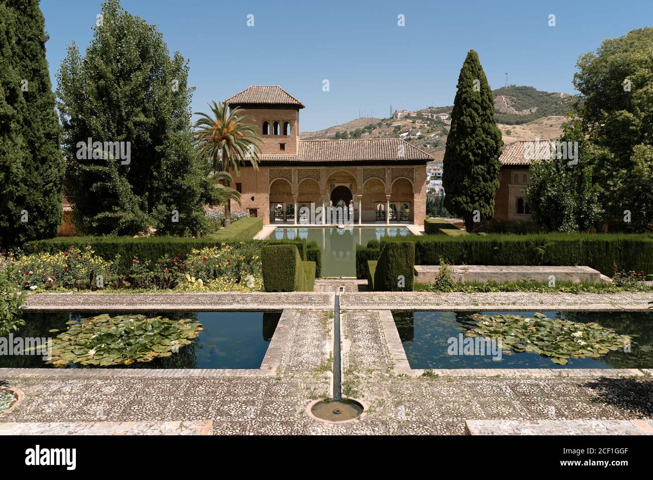 Beautiful shot alhambra fortress hi-res stock photography and images ...