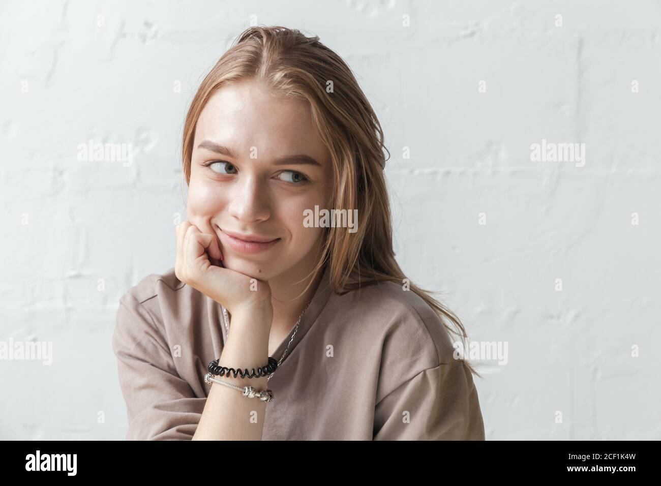 Smiley youth hi-res stock photography and images - Alamy