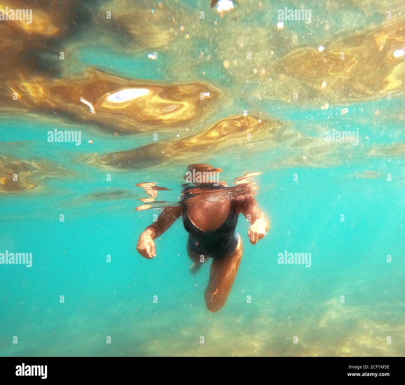 Female body underwater hi-res stock photography and images - Alamy