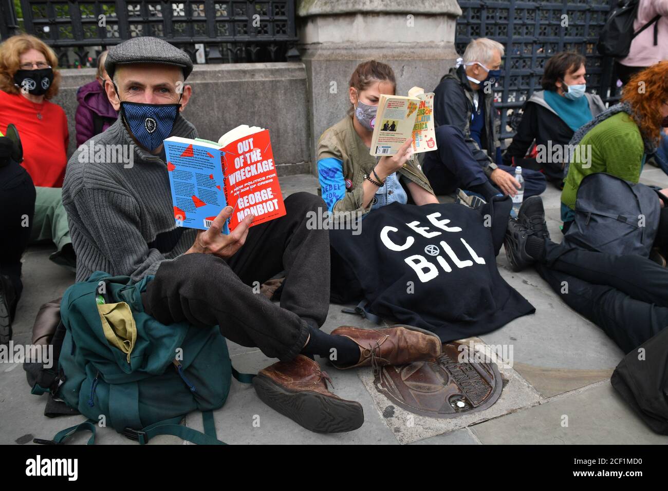Extinction rebellion environmental campaign group stage hi-res stock ...