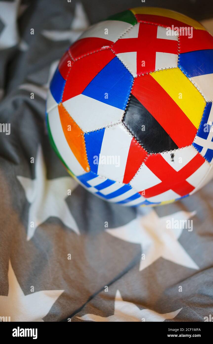 Round country flags europe hi-res stock photography and images - Alamy