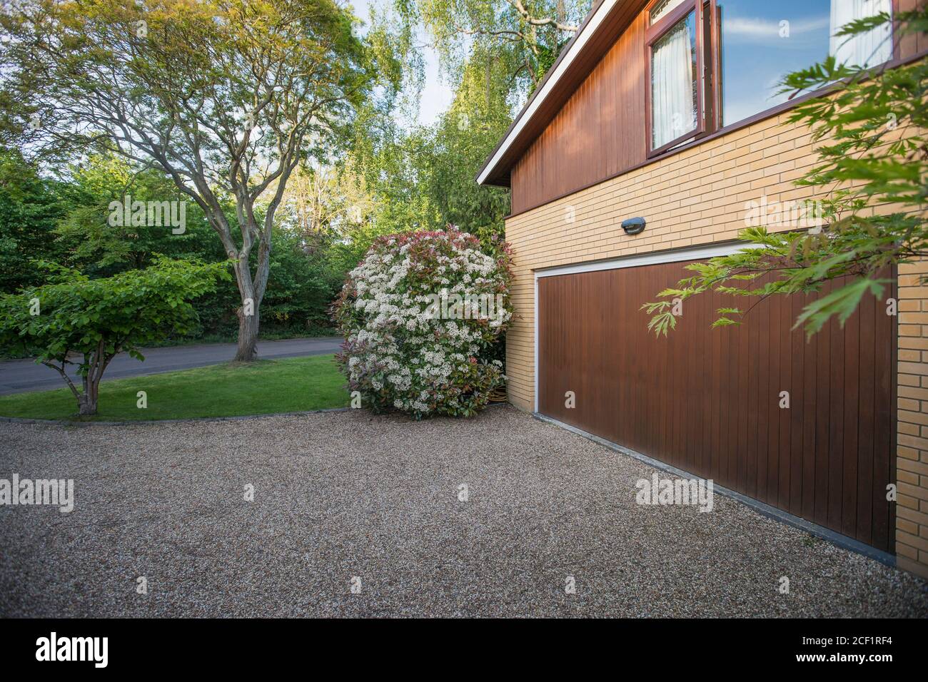Home showcase exterior and driveway Stock Photo - Alamy