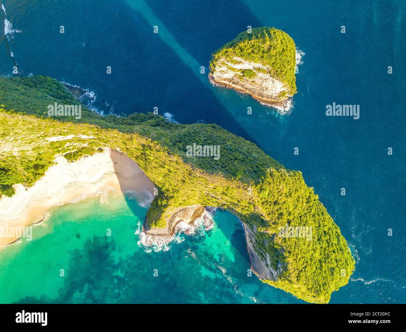 Tropical island bird's eye view hi-res stock photography and images - Alamy