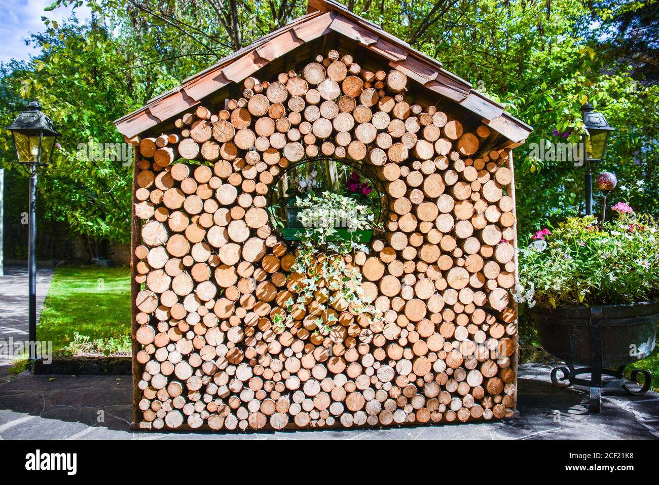 Team trust hi-res stock photography and images - Alamy