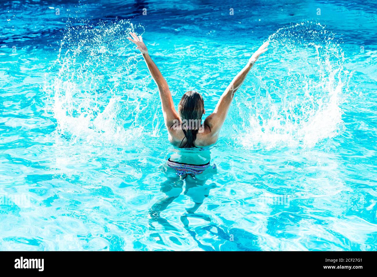 Diving woman water splash hi-res stock photography and images - Alamy