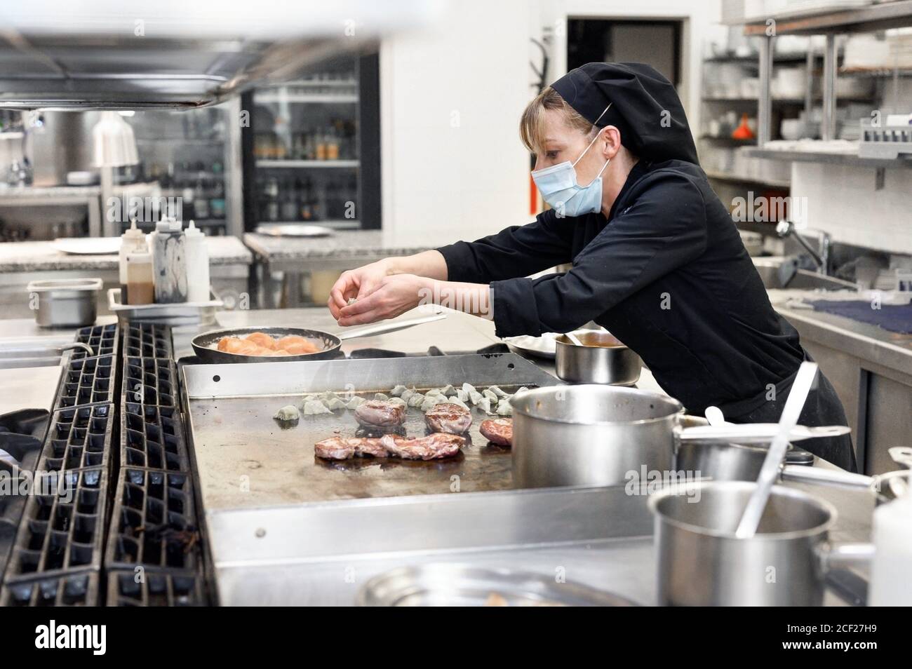 Commercial Kitchen High Resolution Stock Photography and Images - Alamy