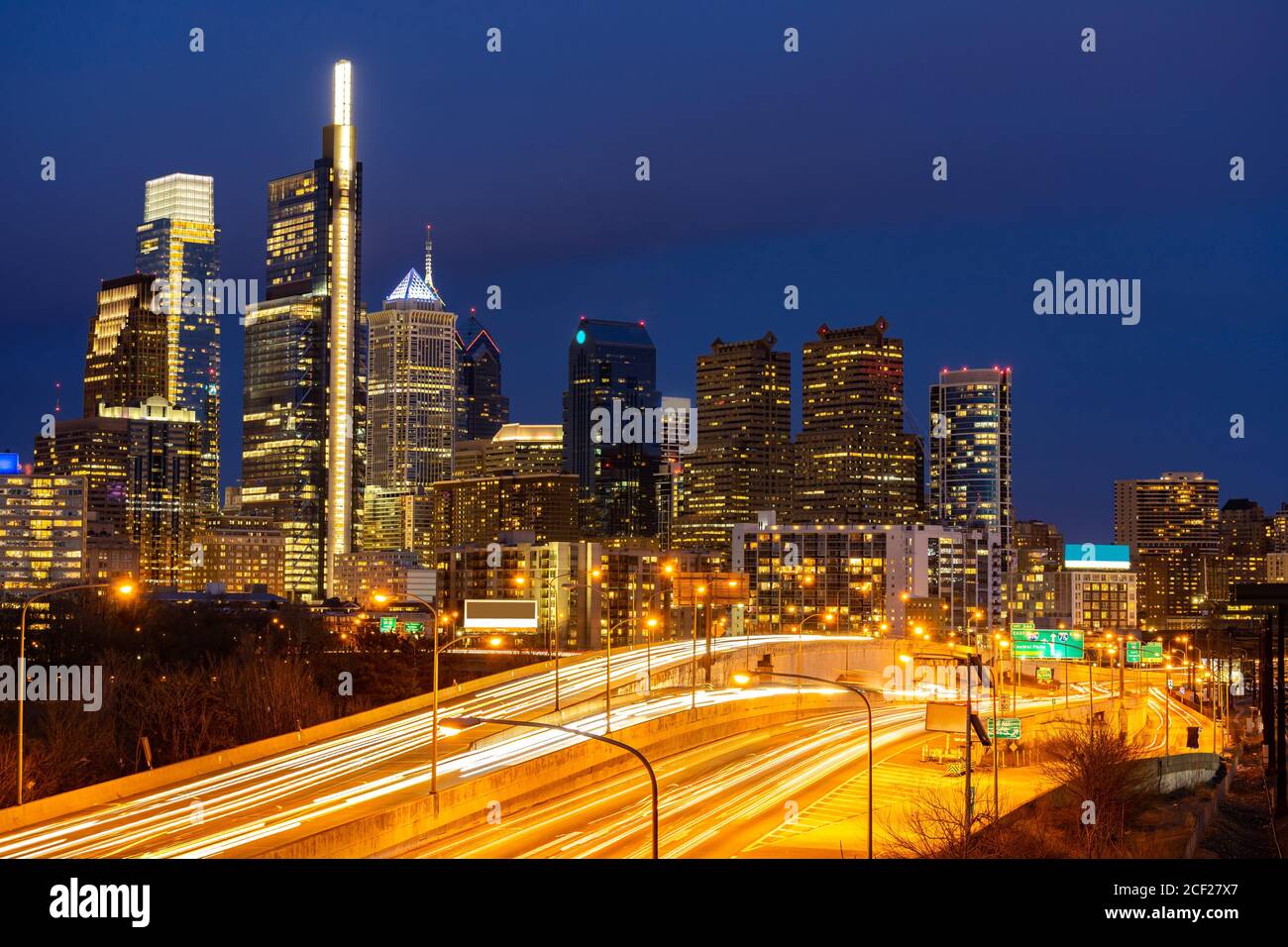 Philadelphia skyline sunset beautiful sky hi-res stock photography and ...