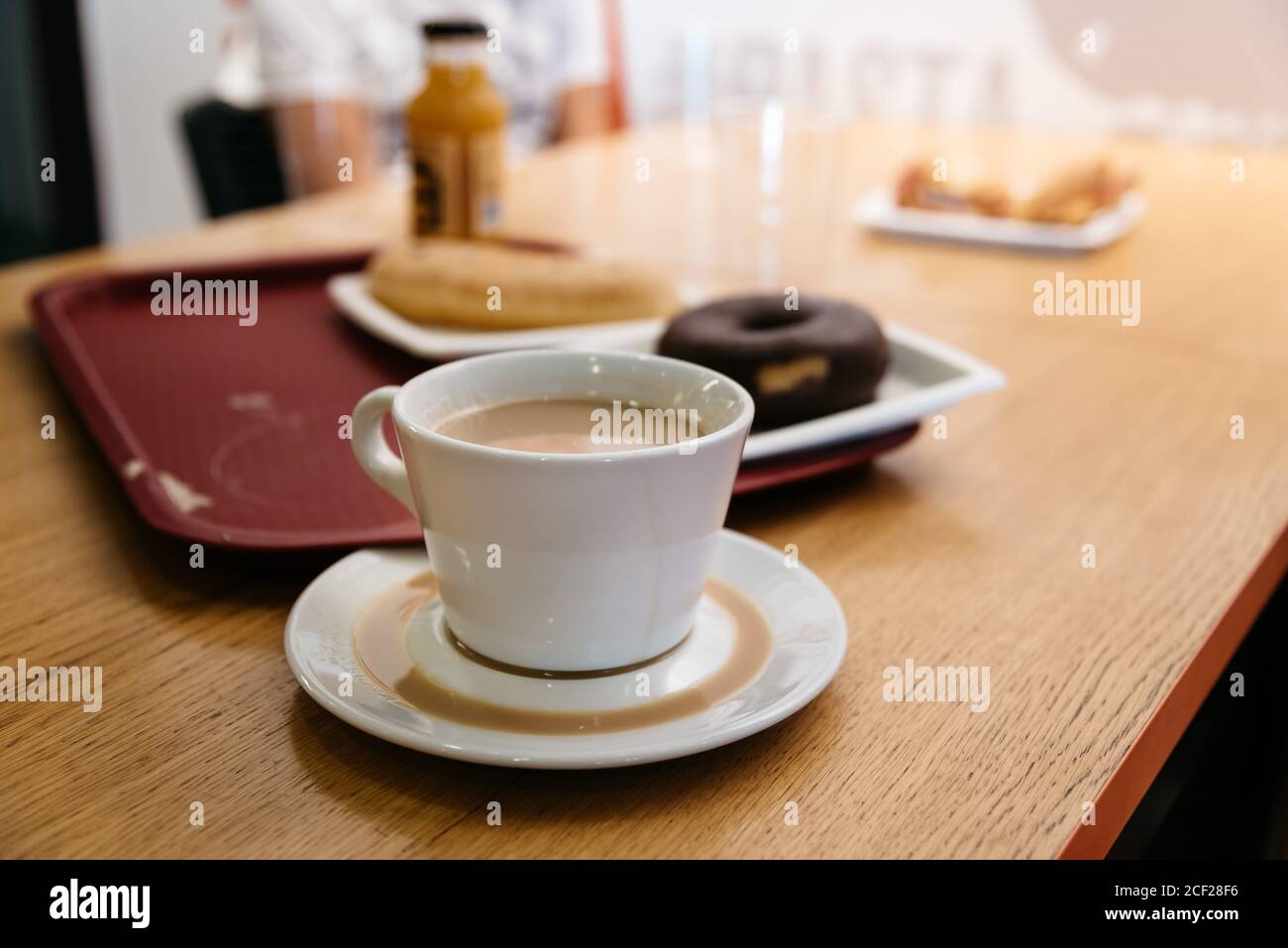 Airport coffee shop hi-res stock photography and images - Alamy