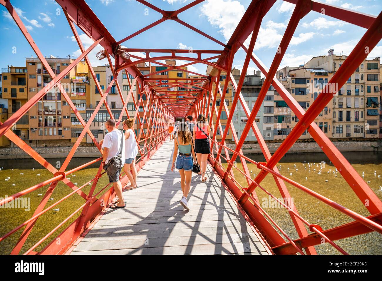 The Girona Bridge was built by the Eiffel et Cie de Paris company ...