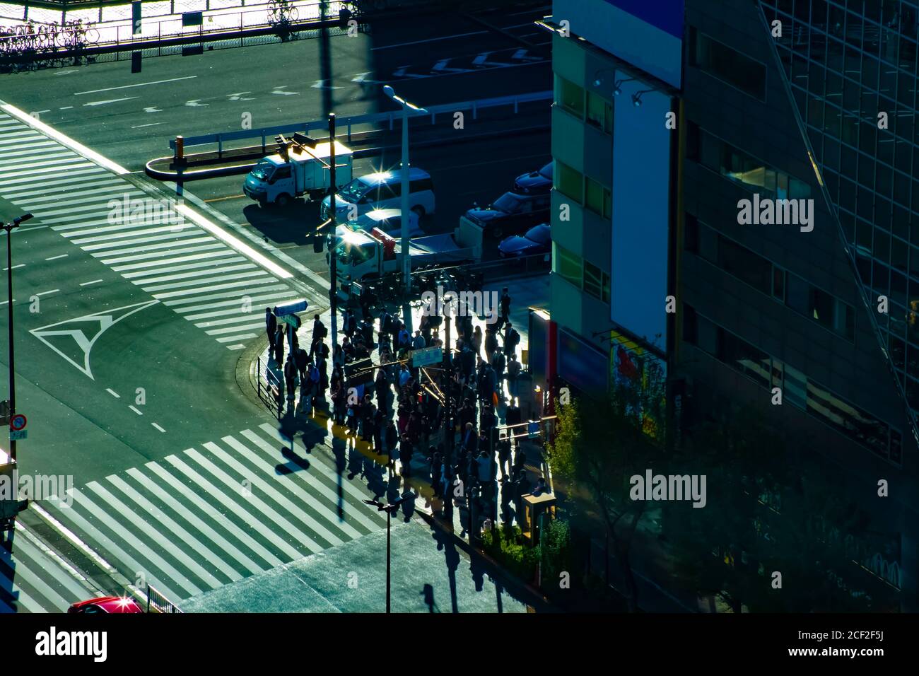Long exposure shot people walking hi-res stock photography and images ...