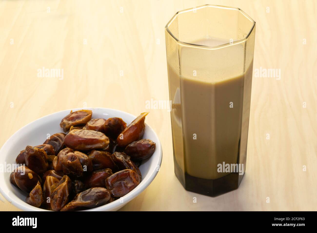 Hushaf - date milk, traditional Ramadan dish, cooking, ingredients ...